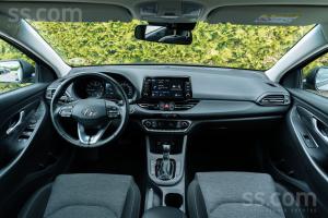 Pelēks Hyundai i30 2024 Rīga, ar dzinēja tilpumu 1.00 L un nobraukumu 54 tūkst. km par 17950 €, foto 16 vietnē AUTOMOTO.COM.LV