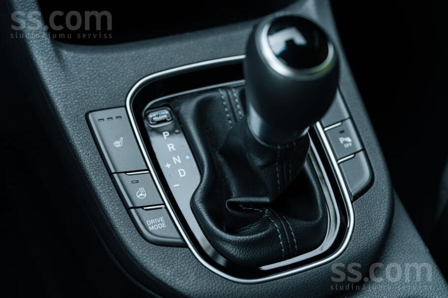 Pelēks Hyundai i30 2024 Rīga, ar dzinēja tilpumu 1.00 L un nobraukumu 54 tūkst. km par 17950 €, foto 18 vietnē AUTOMOTO.COM.LV