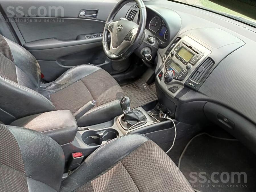 Серый Хендай i30 2011 в Рига, объемом двигателя 1.60 л и пробегом 320 тыс. км за 1200 €, фото 5 на AUTOMOTO.COM.LV