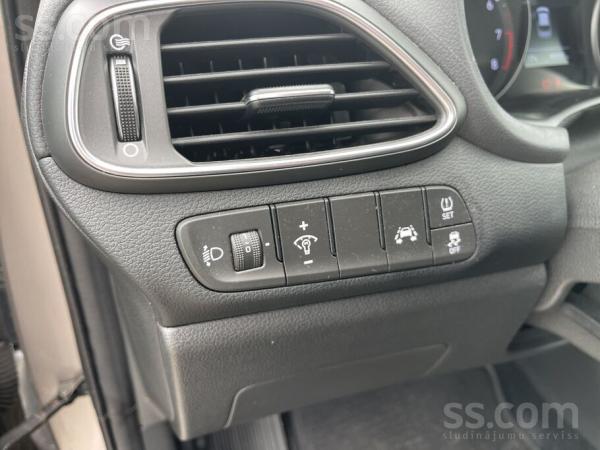 Grey Hyundai i30 2020 in Riga, with an engine capacity of 1.40 L and mileage of 96 thousand km for 8700 €, photo 9 on AUTOMOTO.COM.LV