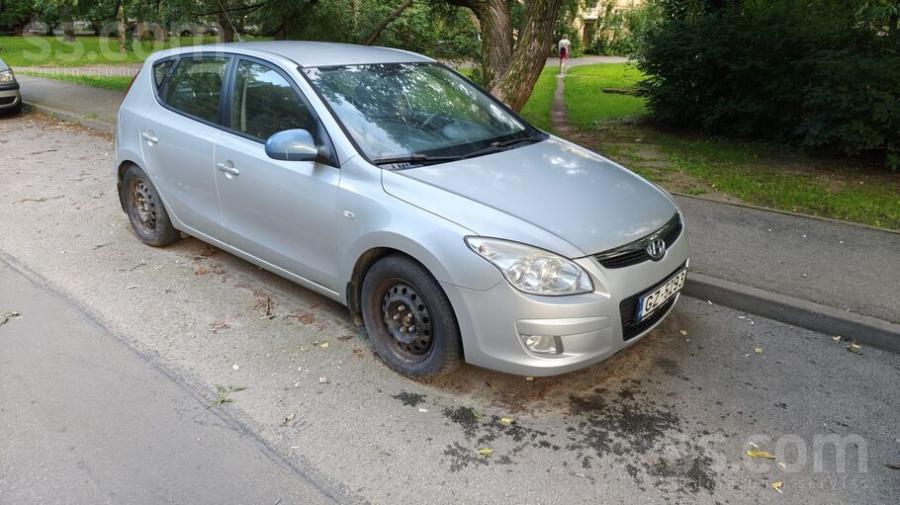 Pelēks Hyundai i30 2008 Rīga, ar dzinēja tilpumu 1.60 L un nobraukumu 206 tūkst. km par 2500 €, foto 3 vietnē AUTOMOTO.COM.LV