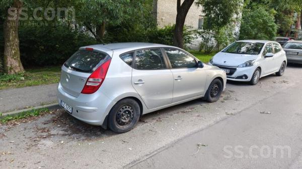 Pelēks Hyundai i30 2008 Rīga, ar dzinēja tilpumu 1.60 L un nobraukumu 206 tūkst. km par 2500 €, foto 3 vietnē AUTOMOTO.COM.LV