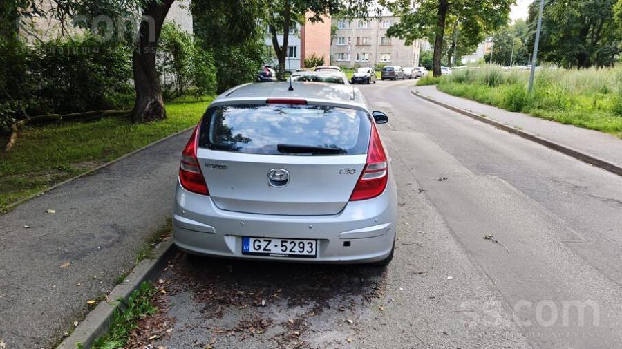 Pelēks Hyundai i30 2008 Rīga, ar dzinēja tilpumu 1.60 L un nobraukumu 206 tūkst. km par 2500 €, foto 5 vietnē AUTOMOTO.COM.LV