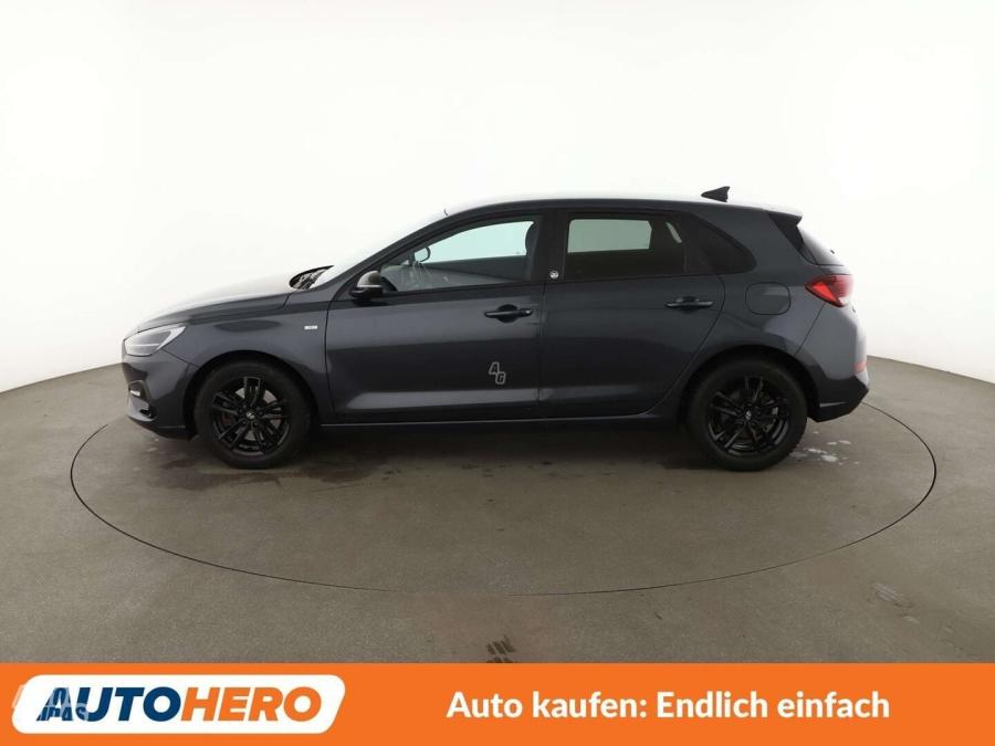 Grey Hyundai i30 2021 in Kaunas, with an engine capacity of 1.50 L and mileage of 40 thousand km for 21669 €, photo 3 on AUTOMOTO.COM.LV