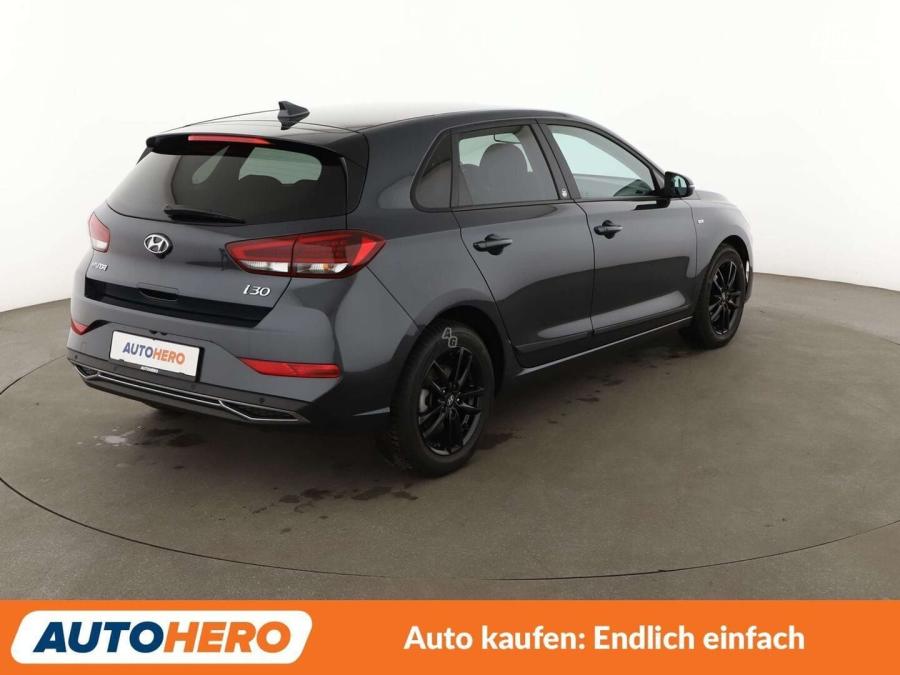 Grey Hyundai i30 2021 in Kaunas, with an engine capacity of 1.50 L and mileage of 40 thousand km for 21669 €, photo 6 on AUTOMOTO.COM.LV