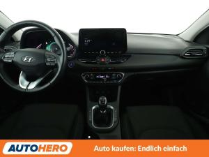 Grey Hyundai i30 2021 in Kaunas, with an engine capacity of 1.50 L and mileage of 40 thousand km for 21669 €, photo 12 on AUTOMOTO.COM.LV