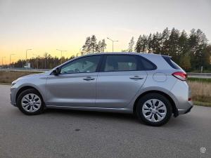 Pelēks Hyundai i30 2022 Viļņa, ar dzinēja tilpumu 1.50 L un nobraukumu 57 tūkst. km par 12600 €, foto  vietnē AUTOMOTO.COM.LV