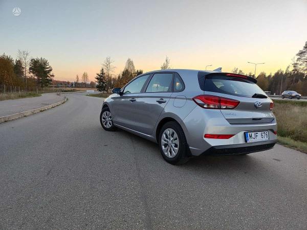 Grey Hyundai i30 2022 in Vilnius, with an engine capacity of 1.50 L and mileage of 57 thousand km for 12600 €, photo 2 on AUTOMOTO.COM.LV