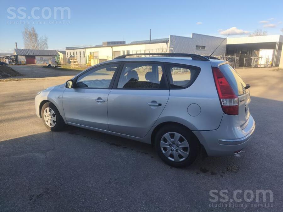 Pelēks Hyundai i30 2008 Cēsis, ar dzinēja tilpumu 1.60 L un nobraukumu 254 tūkst. km par 1250 €, foto 4 vietnē AUTOMOTO.COM.LV