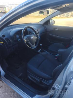Pelēks Hyundai i30 2008 Cēsis, ar dzinēja tilpumu 1.60 L un nobraukumu 254 tūkst. km par 1250 €, foto 6 vietnē AUTOMOTO.COM.LV