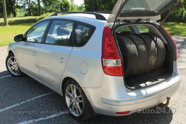 Grey Hyundai i30 2008 in Tartu, with an engine capacity of 2.00 L and mileage of 260 thousand km for 2499 €, photo 8 on AUTOMOTO.COM.LV