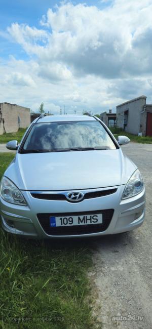 Pelēks Hyundai i30 2009 Tallina, ar dzinēja tilpumu 2.00 L un nobraukumu 214 tūkst. km par 2500 €, foto  vietnē AUTOMOTO.COM.LV