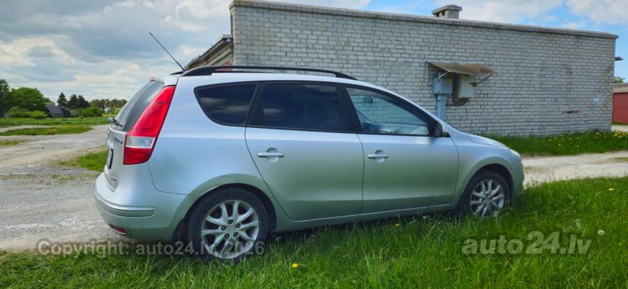 Pelēks Hyundai i30 2009 Tallina, ar dzinēja tilpumu 2.00 L un nobraukumu 214 tūkst. km par 2500 €, foto 4 vietnē AUTOMOTO.COM.LV