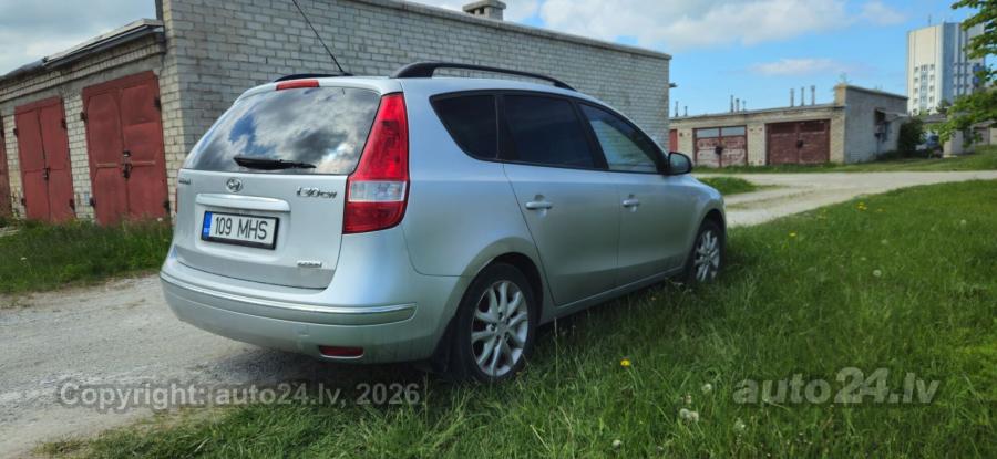Pelēks Hyundai i30 2009 Tallina, ar dzinēja tilpumu 2.00 L un nobraukumu 214 tūkst. km par 2500 €, foto 5 vietnē AUTOMOTO.COM.LV