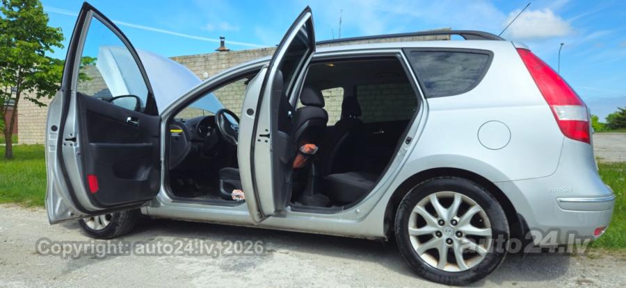 Pelēks Hyundai i30 2009 Tallina, ar dzinēja tilpumu 2.00 L un nobraukumu 214 tūkst. km par 2500 €, foto 7 vietnē AUTOMOTO.COM.LV