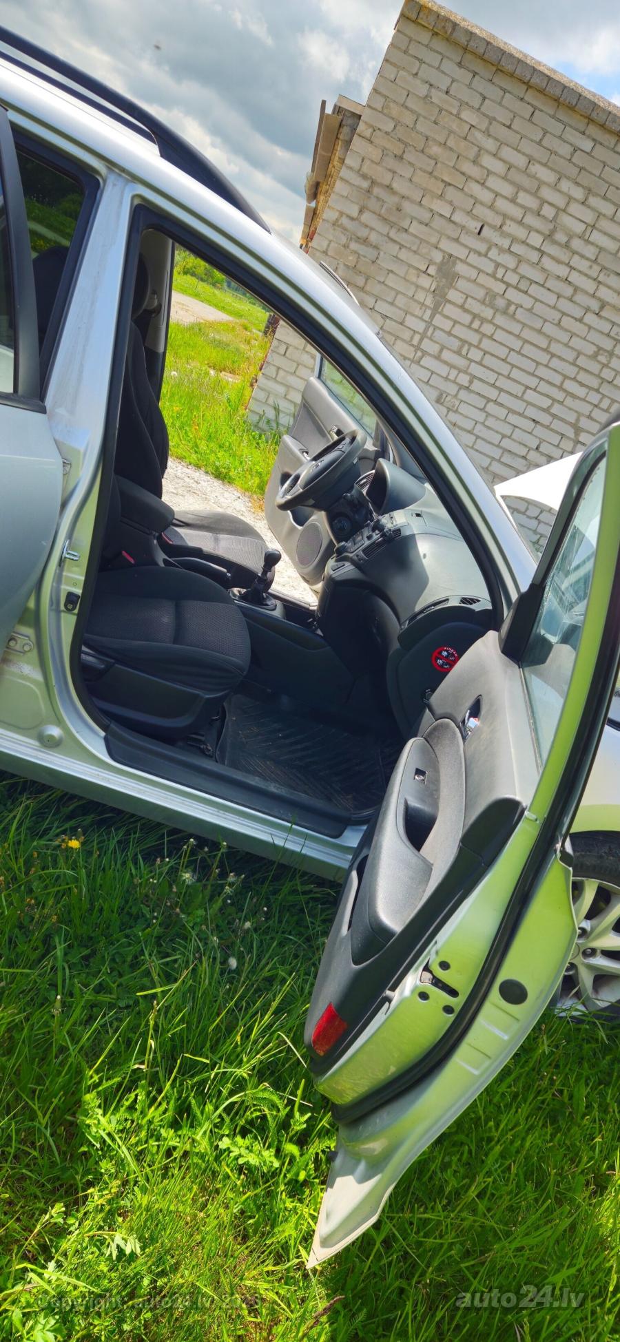 Pelēks Hyundai i30 2009 Tallina, ar dzinēja tilpumu 2.00 L un nobraukumu 214 tūkst. km par 2500 €, foto 21 vietnē AUTOMOTO.COM.LV