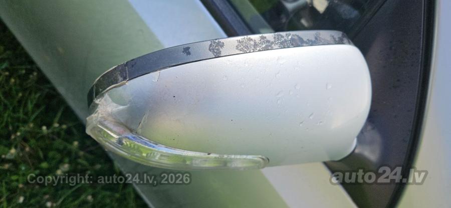 Pelēks Hyundai i30 2009 Tallina, ar dzinēja tilpumu 2.00 L un nobraukumu 214 tūkst. km par 2500 €, foto 24 vietnē AUTOMOTO.COM.LV