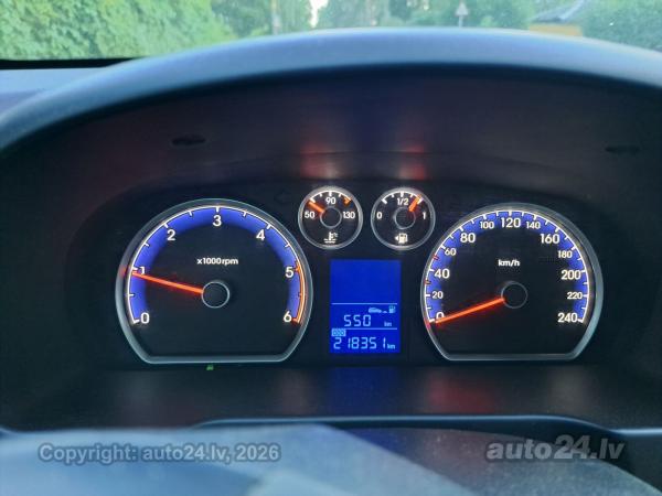 Grey Hyundai i30 2009 in Tallinn, with an engine capacity of 1.60 L and mileage of 219 thousand km for 1900 €, photo 5 on AUTOMOTO.COM.LV