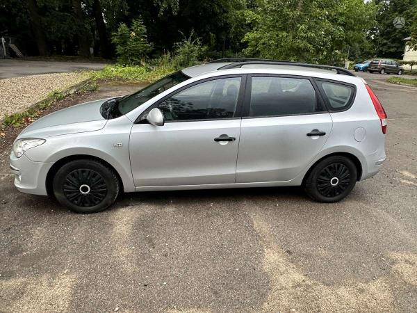 Pelēks Hyundai i30 2009 Kauņa, ar dzinēja tilpumu 1.60 L un nobraukumu 208 tūkst. km par 2300 €, foto 3 vietnē AUTOMOTO.COM.LV
