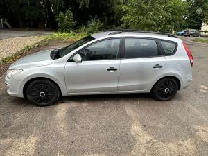 Grey Hyundai i30 2009 in Kaunas, with an engine capacity of 1.60 L and mileage of 208 thousand km for 2300 €, photo 4 on AUTOMOTO.COM.LV