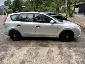 Grey Hyundai i30 2009 in Kaunas, with an engine capacity of 1.60 L and mileage of 208 thousand km for 2300 €, photo 5 on AUTOMOTO.COM.LV