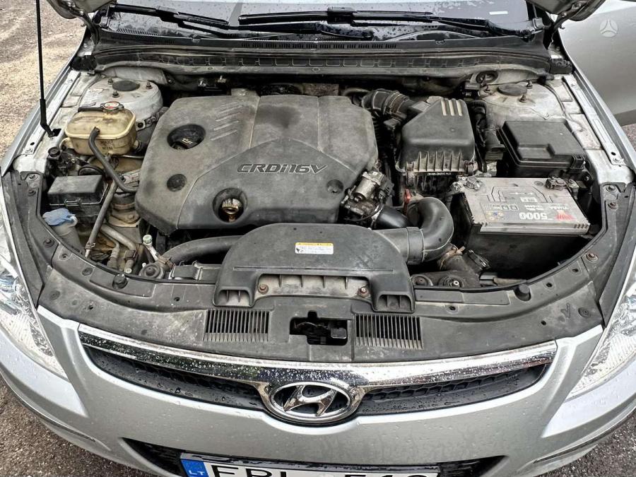Grey Hyundai i30 2009 in Kaunas, with an engine capacity of 1.60 L and mileage of 208 thousand km for 2300 €, photo 8 on AUTOMOTO.COM.LV