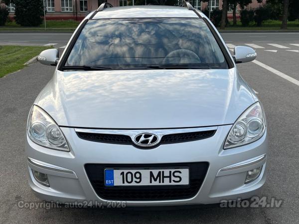 Grey Hyundai i30 2009 in Narva, with an engine capacity of 2.00 L and mileage of 205 thousand km for 1999 €, photo 4 on AUTOMOTO.COM.LV