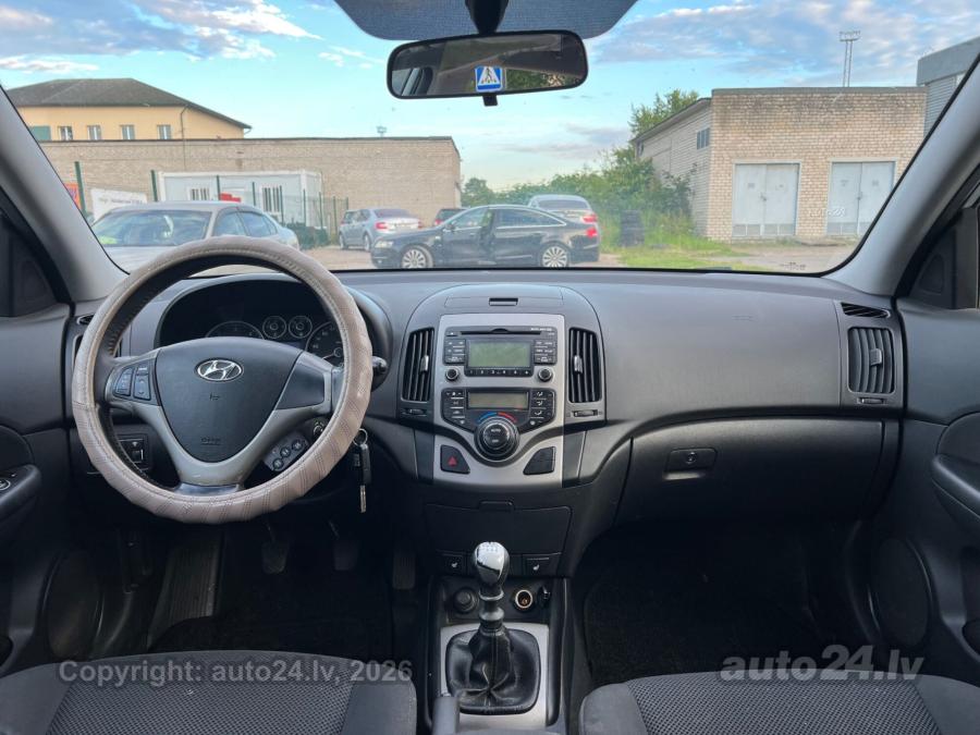 Pelēks Hyundai i30 2009 Narva, ar dzinēja tilpumu 2.00 L un nobraukumu 205 tūkst. km par 1999 €, foto 15 vietnē AUTOMOTO.COM.LV