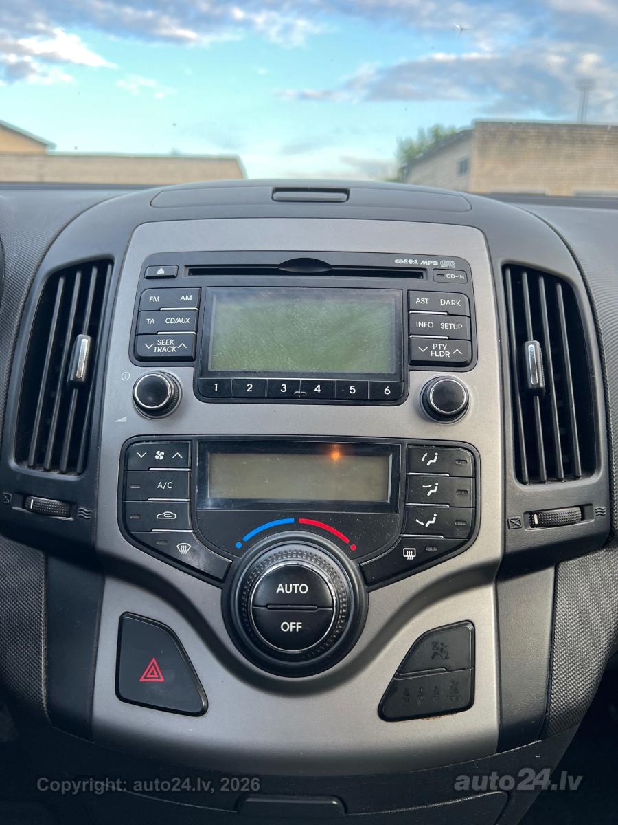Pelēks Hyundai i30 2009 Narva, ar dzinēja tilpumu 2.00 L un nobraukumu 205 tūkst. km par 1999 €, foto 16 vietnē AUTOMOTO.COM.LV