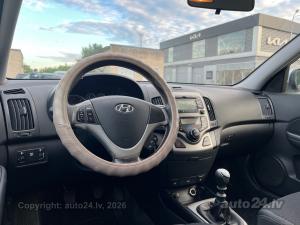 Pelēks Hyundai i30 2009 Narva, ar dzinēja tilpumu 2.00 L un nobraukumu 205 tūkst. km par 1999 €, foto 17 vietnē AUTOMOTO.COM.LV