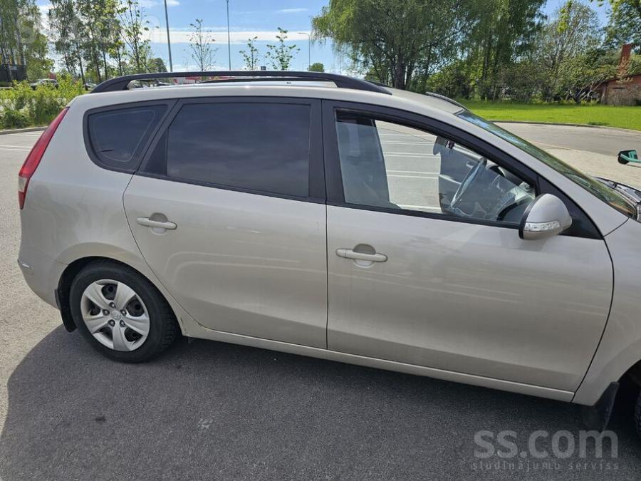 Pelēks Hyundai i30 2009 Rīga, ar dzinēja tilpumu 1.60 L un nobraukumu 277 tūkst. km par 1190 €, foto 1 vietnē AUTOMOTO.COM.LV