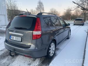 Pelēks Hyundai i30 2010 Rīga, ar dzinēja tilpumu 1.60 L un nobraukumu 222 tūkst. km par 3000 €, foto 3 vietnē AUTOMOTO.COM.LV