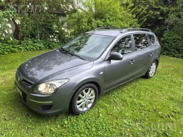 Grey Hyundai i30 2010 in Riga, with an engine capacity of 1.60 L and mileage of 349 thousand km for 1800 €, photo 1 on AUTOMOTO.COM.LV