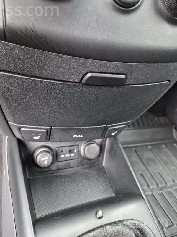 Grey Hyundai i30 2010 in Riga, with an engine capacity of 1.60 L and mileage of 349 thousand km for 1800 €, photo 8 on AUTOMOTO.COM.LV