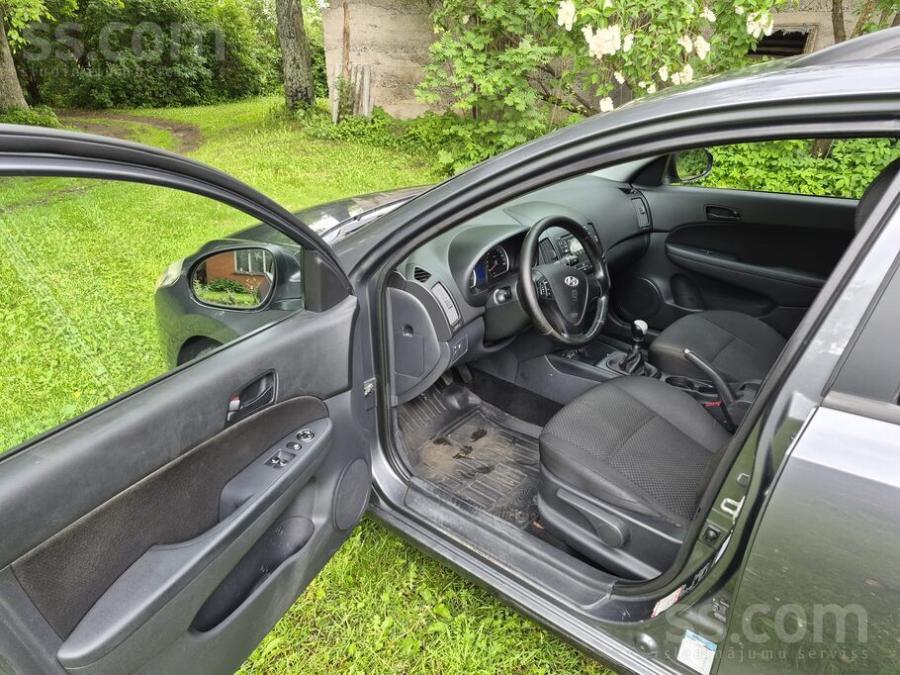 Pelēks Hyundai i30 2010 Rīga, ar dzinēja tilpumu 1.60 L un nobraukumu 349 tūkst. km par 1800 €, foto 10 vietnē AUTOMOTO.COM.LV
