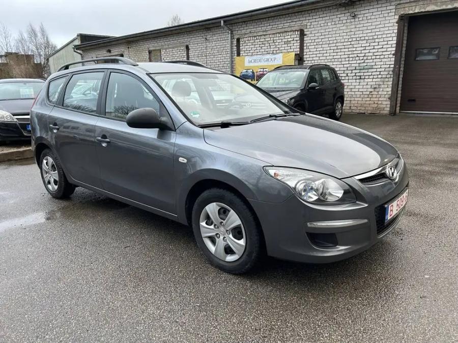Pelēks Hyundai i30 2010 Limbaži, ar dzinēja tilpumu 1.40 L un nobraukumu 167 tūkst. km par 3350 €, foto 4 vietnē AUTOMOTO.COM.LV
