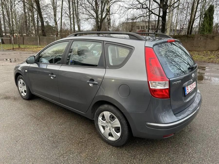 Pelēks Hyundai i30 2010 Limbaži, ar dzinēja tilpumu 1.40 L un nobraukumu 167 tūkst. km par 3350 €, foto 7 vietnē AUTOMOTO.COM.LV