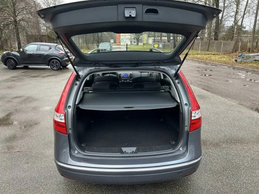 Pelēks Hyundai i30 2010 Limbaži, ar dzinēja tilpumu 1.40 L un nobraukumu 167 tūkst. km par 3350 €, foto 8 vietnē AUTOMOTO.COM.LV