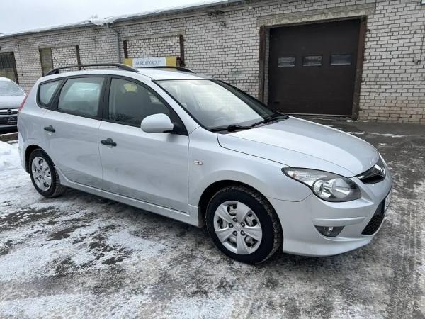 Серый Хендай i30 2010 в Лимбажи, объемом двигателя 1.60 л и пробегом 110 тыс. км за 3550 €, фото 3 на AUTOMOTO.COM.LV