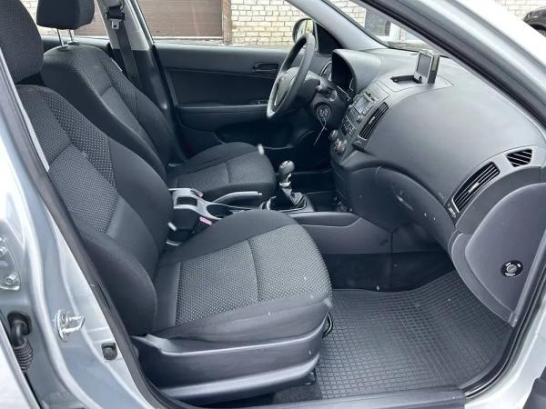 Серый Хендай i30 2010 в Лимбажи, объемом двигателя 1.60 л и пробегом 110 тыс. км за 3550 €, фото 10 на AUTOMOTO.COM.LV