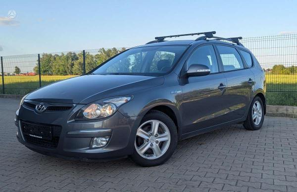 Grey Hyundai i30 2010 in Kaunas, with an engine capacity of 1.58 L and mileage of 185 thousand km for 1800 €, photo 2 on AUTOMOTO.COM.LV