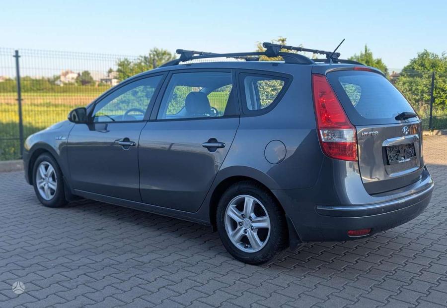 Pelēks Hyundai i30 2010 Kauņa, ar dzinēja tilpumu 1.58 L un nobraukumu 185 tūkst. km par 1800 €, foto 6 vietnē AUTOMOTO.COM.LV