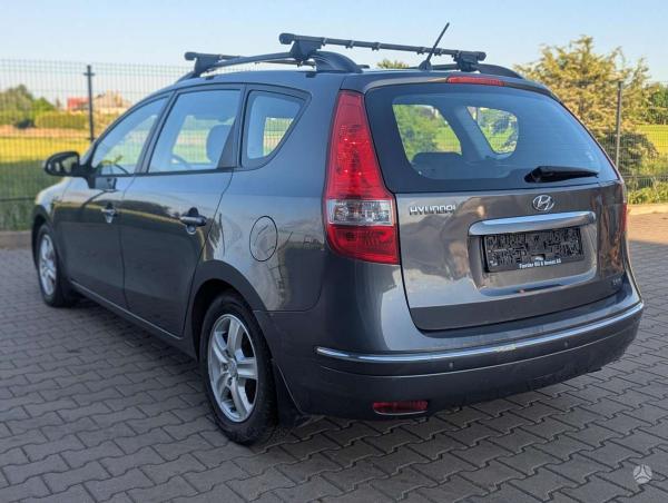 Grey Hyundai i30 2010 in Kaunas, with an engine capacity of 1.58 L and mileage of 185 thousand km for 1800 €, photo 6 on AUTOMOTO.COM.LV