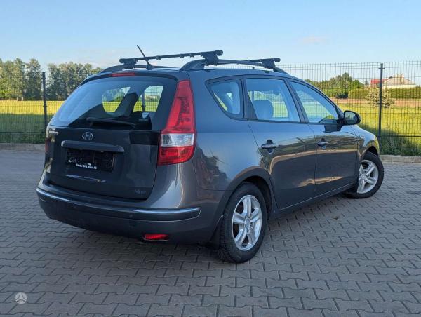 Grey Hyundai i30 2010 in Kaunas, with an engine capacity of 1.58 L and mileage of 185 thousand km for 1800 €, photo 9 on AUTOMOTO.COM.LV