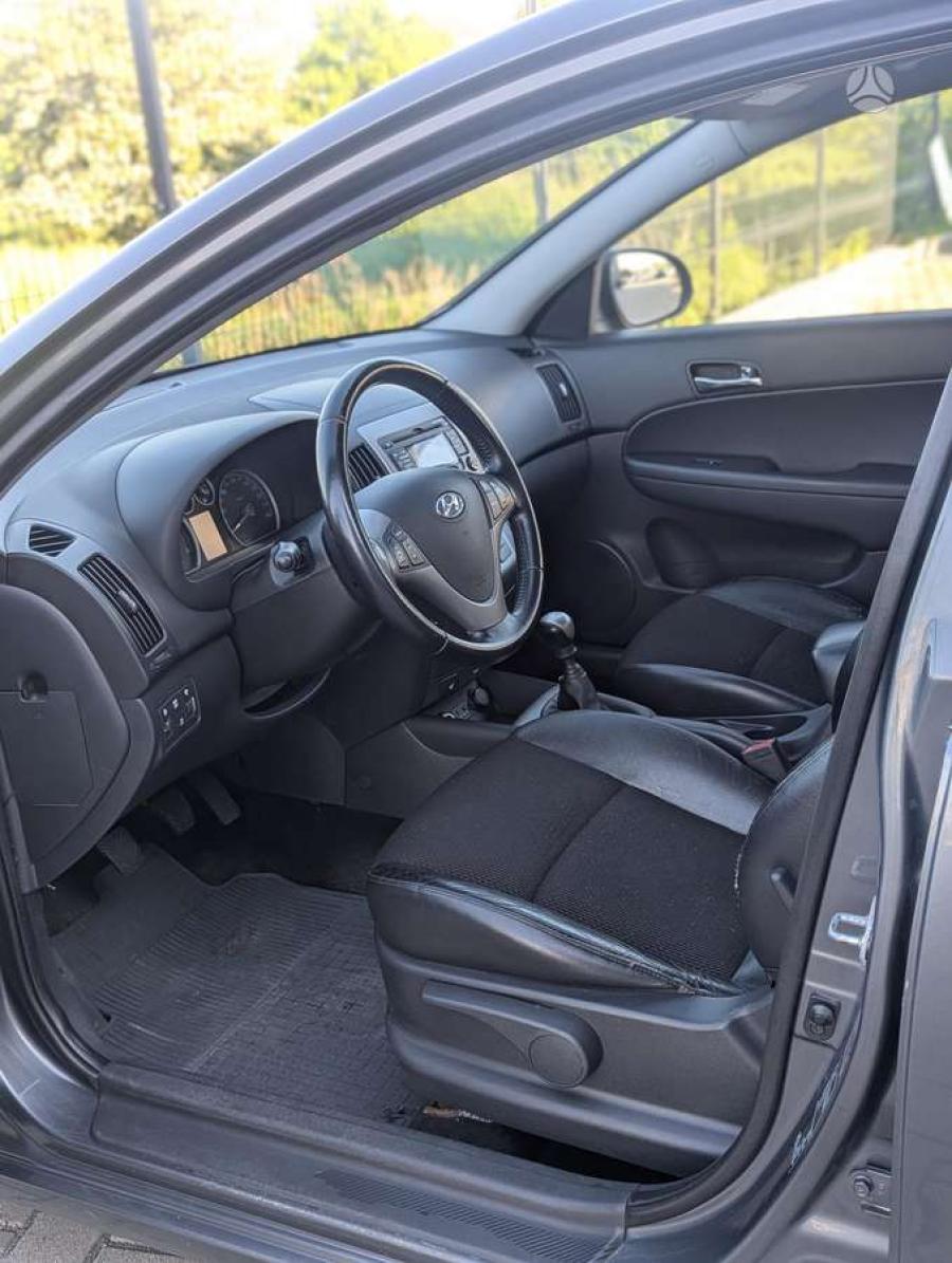 Pelēks Hyundai i30 2010 Kauņa, ar dzinēja tilpumu 1.58 L un nobraukumu 185 tūkst. km par 1800 €, foto 18 vietnē AUTOMOTO.COM.LV