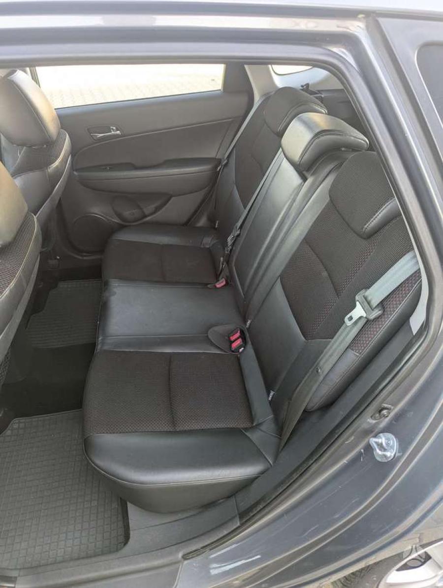 Pelēks Hyundai i30 2010 Kauņa, ar dzinēja tilpumu 1.58 L un nobraukumu 185 tūkst. km par 1800 €, foto 21 vietnē AUTOMOTO.COM.LV