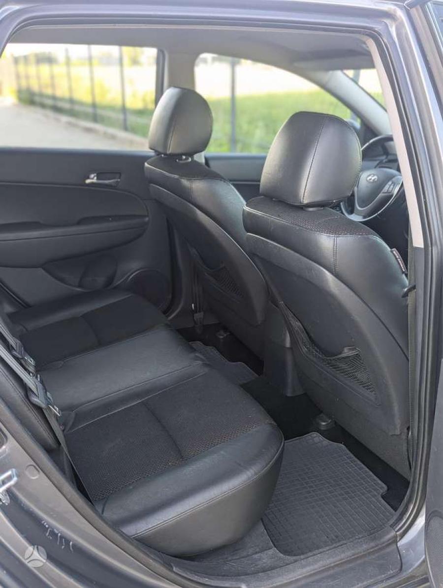 Pelēks Hyundai i30 2010 Kauņa, ar dzinēja tilpumu 1.58 L un nobraukumu 185 tūkst. km par 1800 €, foto 22 vietnē AUTOMOTO.COM.LV