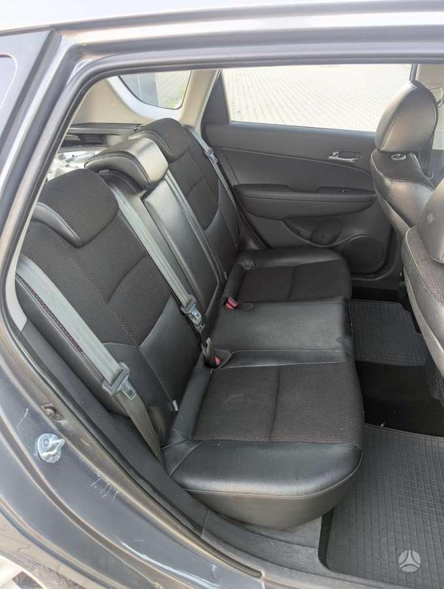 Pelēks Hyundai i30 2010 Kauņa, ar dzinēja tilpumu 1.58 L un nobraukumu 185 tūkst. km par 1800 €, foto 23 vietnē AUTOMOTO.COM.LV