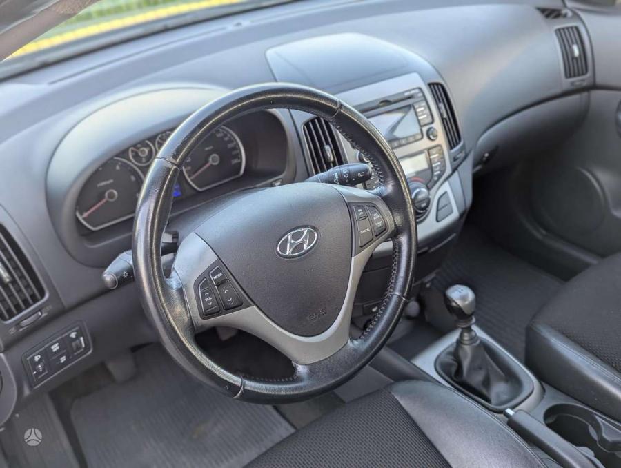 Pelēks Hyundai i30 2010 Kauņa, ar dzinēja tilpumu 1.58 L un nobraukumu 185 tūkst. km par 1800 €, foto 28 vietnē AUTOMOTO.COM.LV