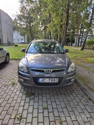 Pelēks Hyundai i30 2010 Rīga, ar dzinēja tilpumu 1.60 L un nobraukumu 330 tūkst. km par 1200 €, foto 4 vietnē AUTOMOTO.COM.LV